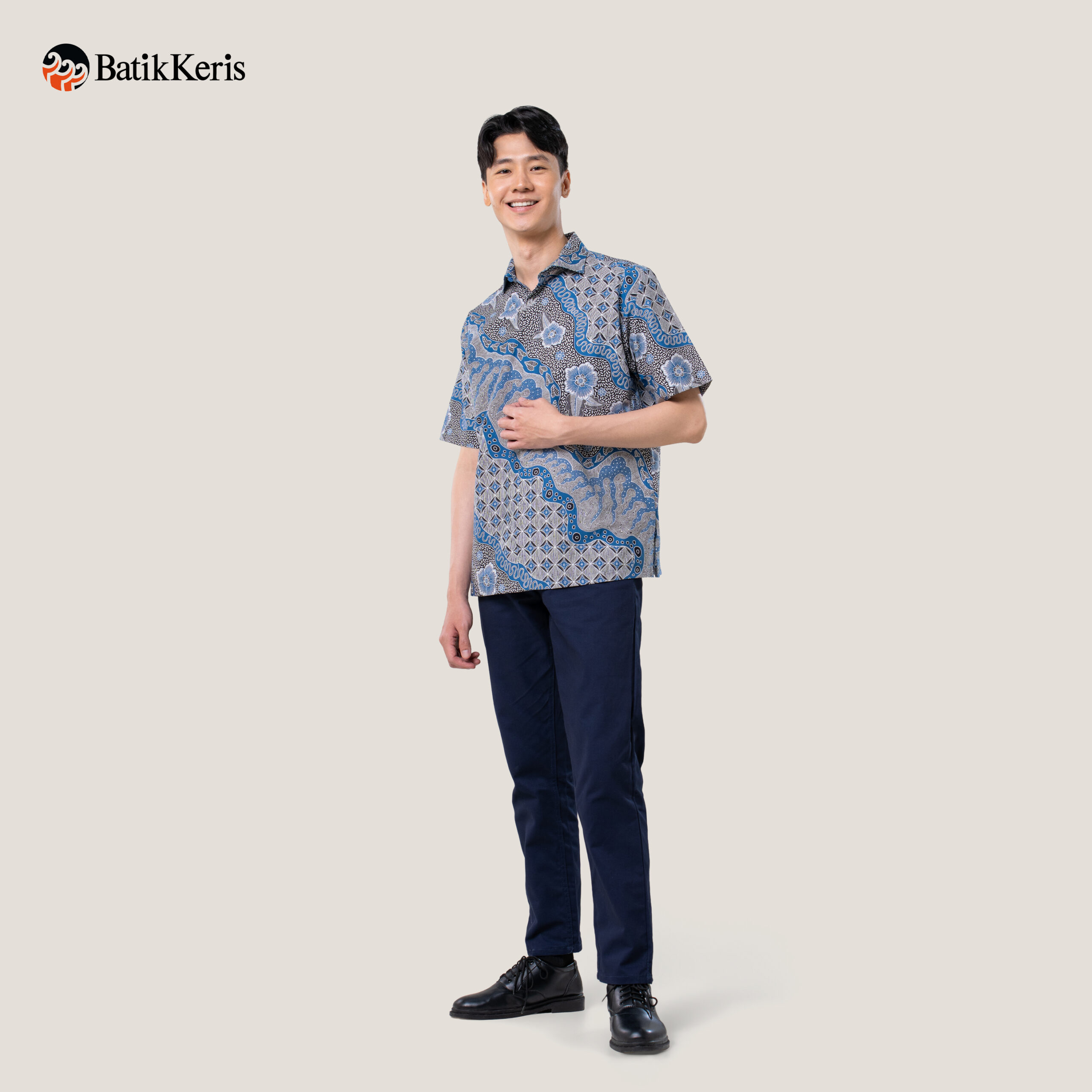 Kemeja Reguler Fit Batik Lengan Pendek Motif Keris Lereng Astuti ...